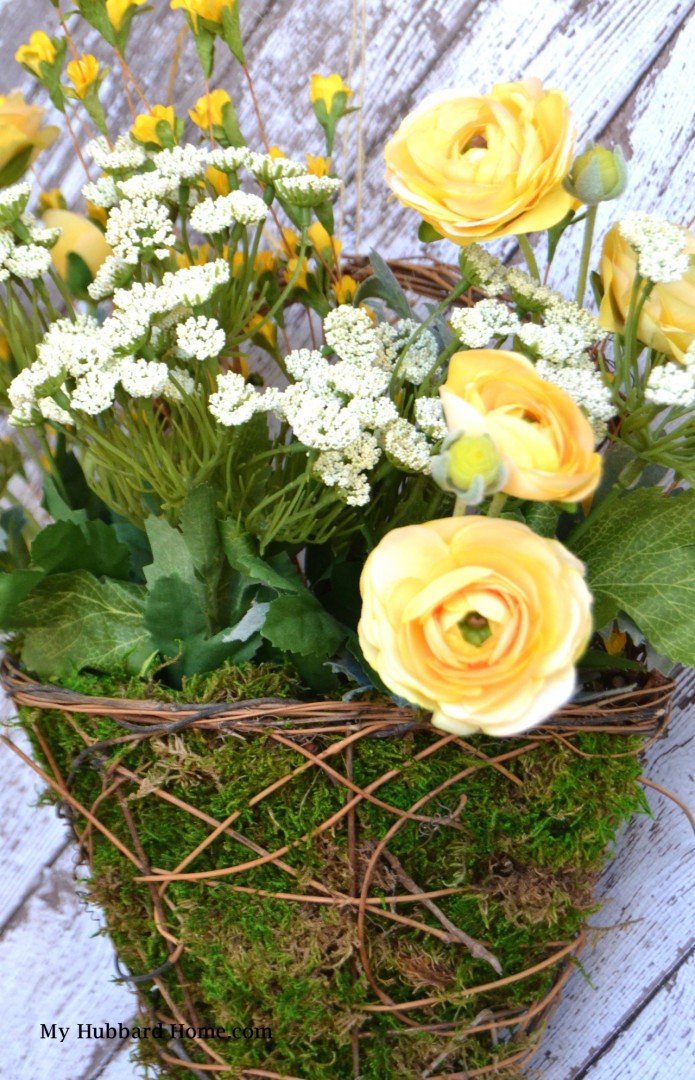 Beautiful Spring Vignettes to Inspire Your Home Decorating ...